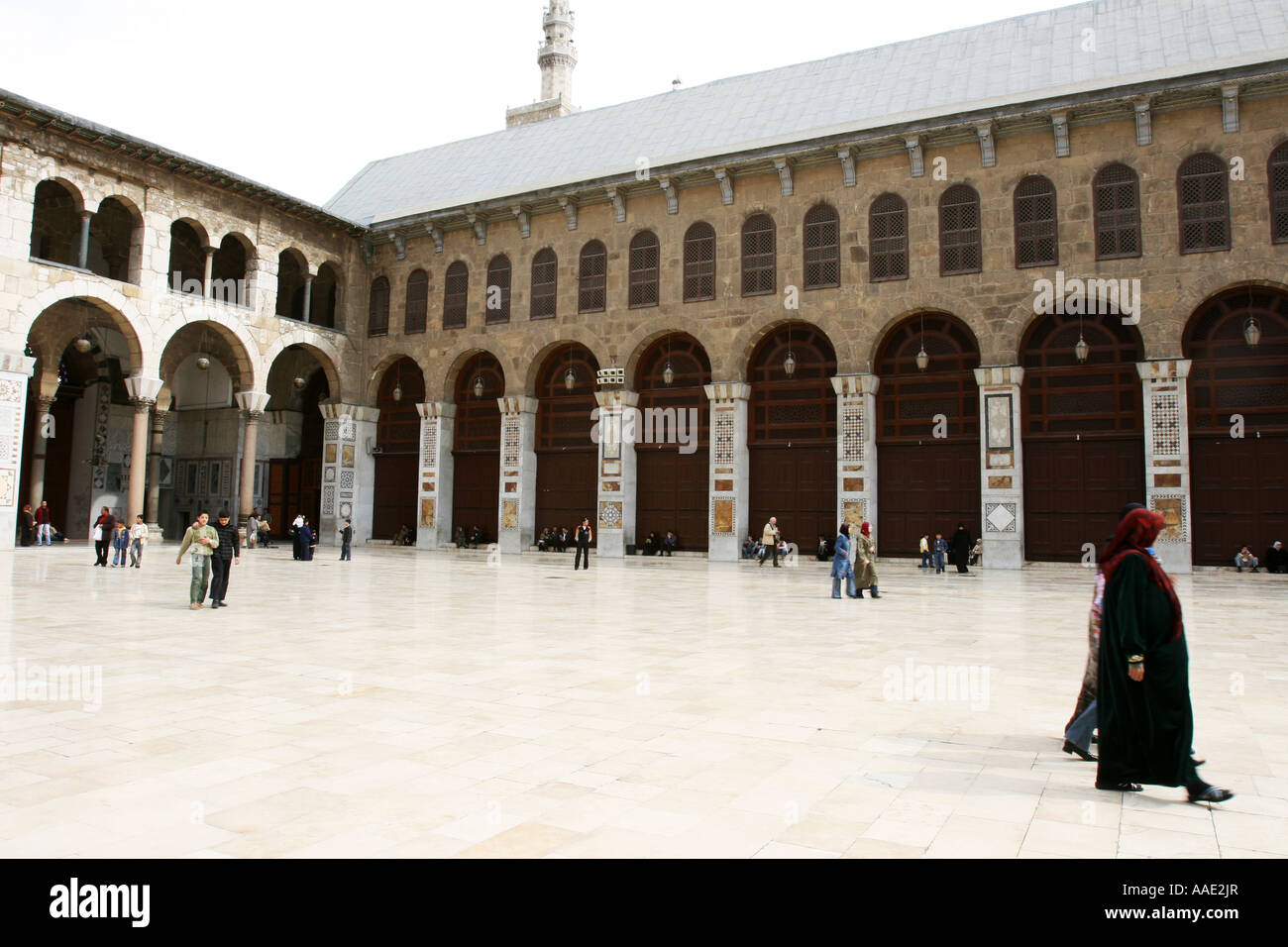 The marble courtyard of The Umayyad Great Mosque, Old Town Damascus ...