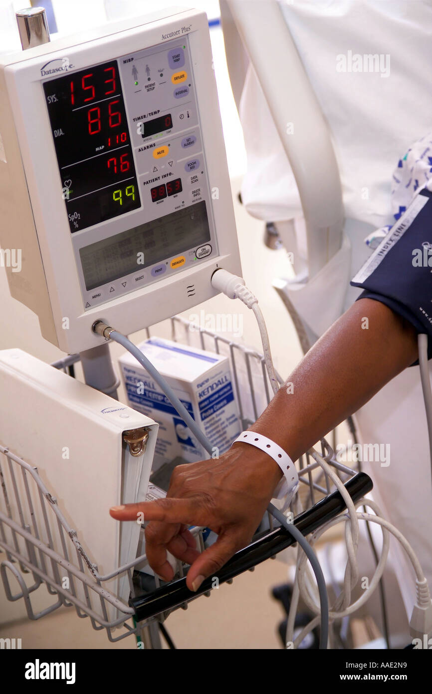 Blood pressure machine gp hi-res stock photography and images - Alamy