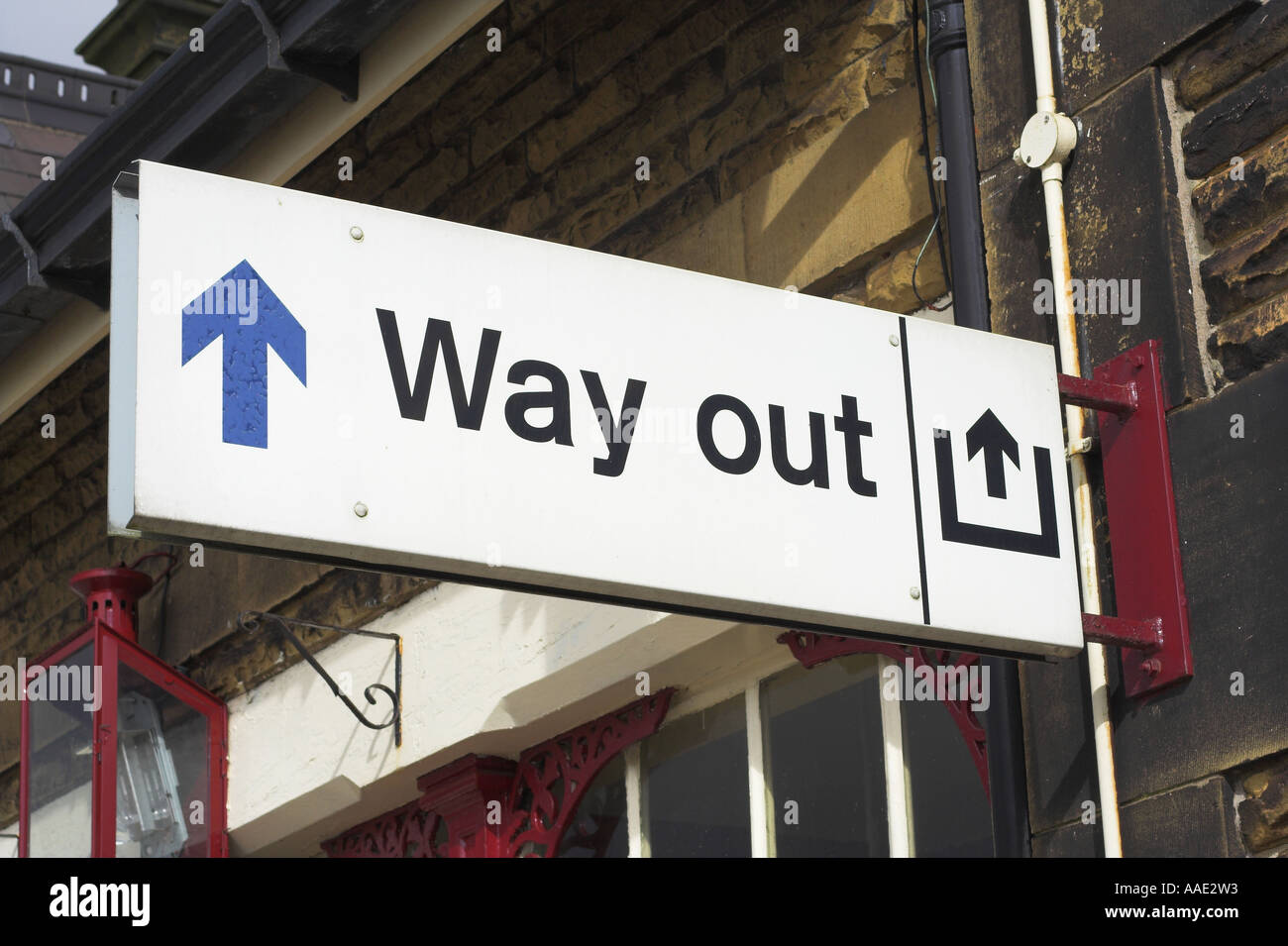Platform sign settle railway station hi-res stock photography and ...