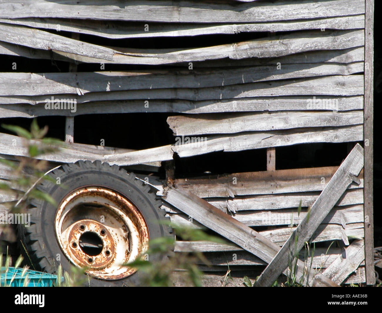 Tire shed hi-res stock photography and images - Alamy