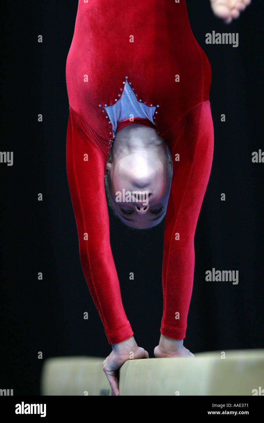 Young gymnast beam gymnastics hi-res stock photography and images - Alamy