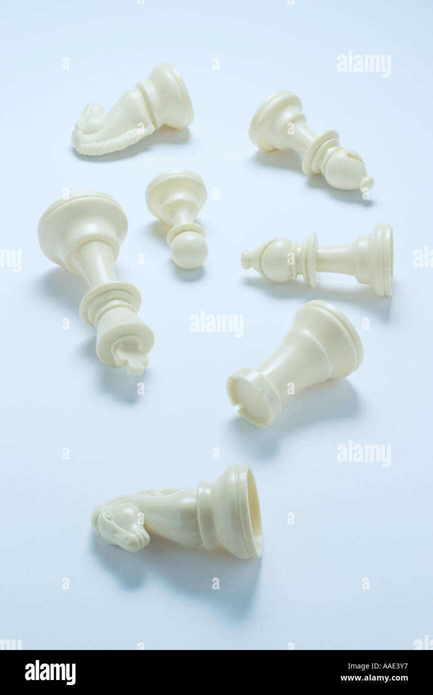 Fallen Chess Pieces Stock Photo - Alamy
