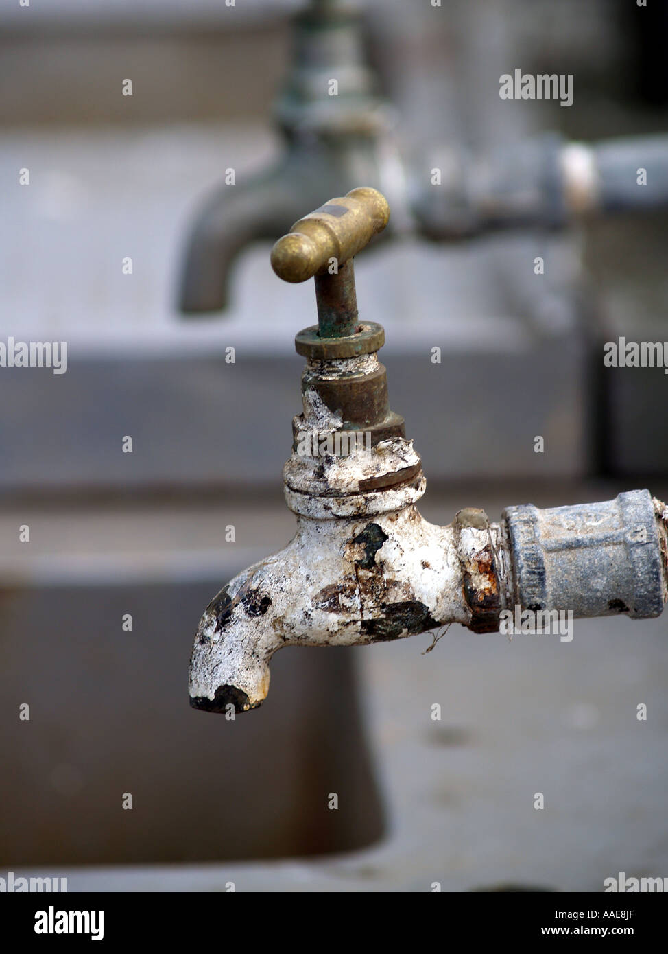 Catch sink hi-res stock photography and images - Alamy