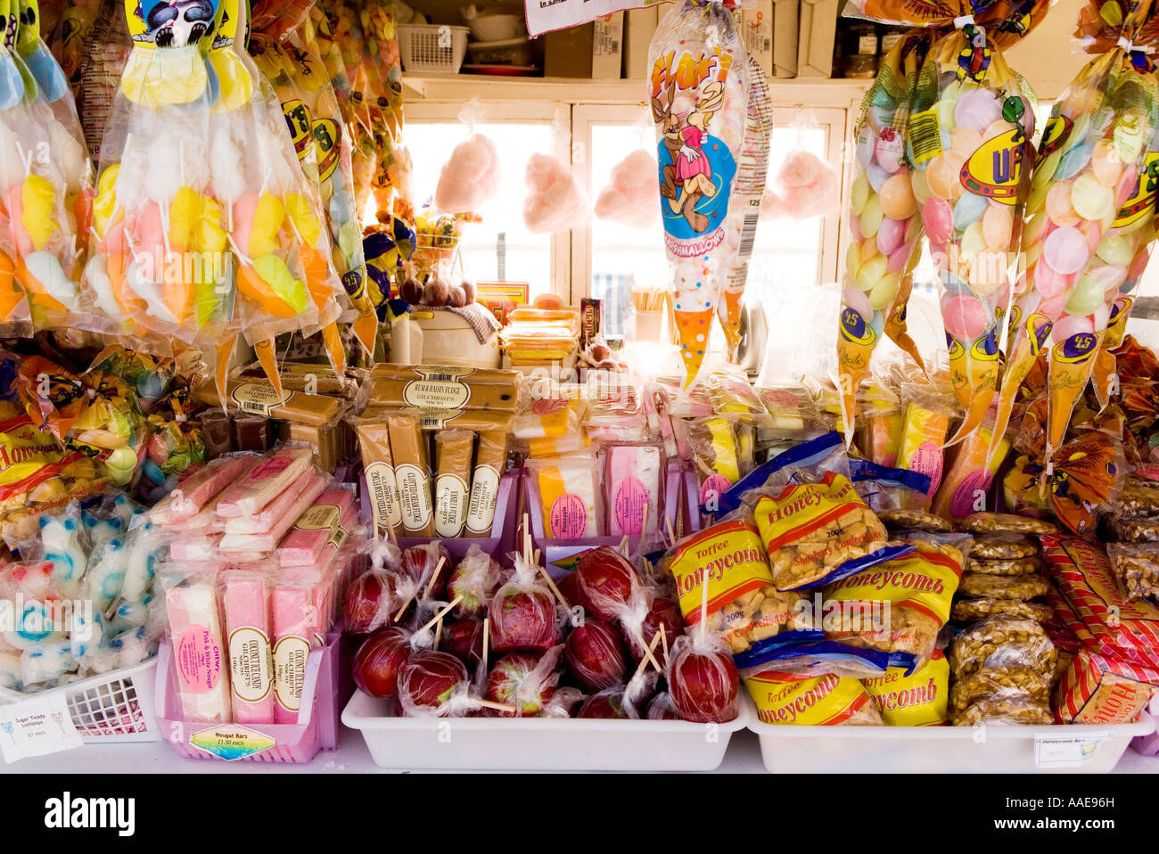 Toffee apple stall hi-res stock photography and images - Alamy