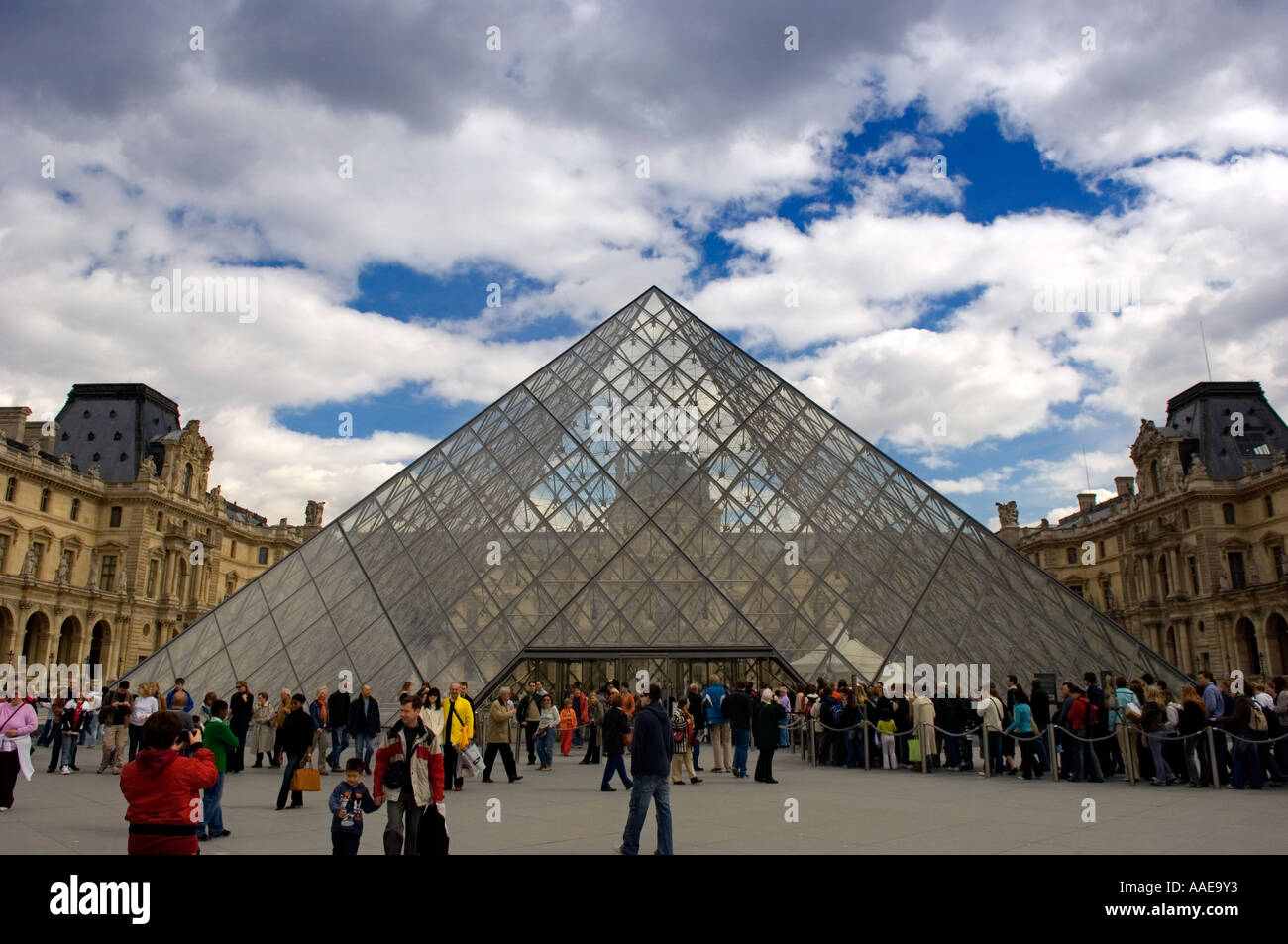 The Louvre Pyramid Louvre Paris Stock Photo - Alamy