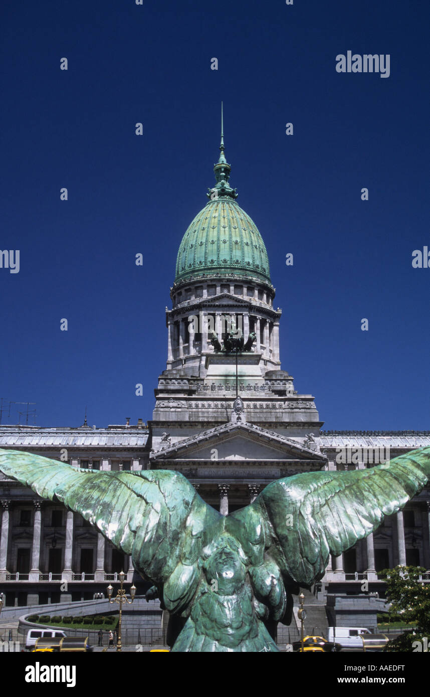 Condor sculpture hi-res stock photography and images - Alamy