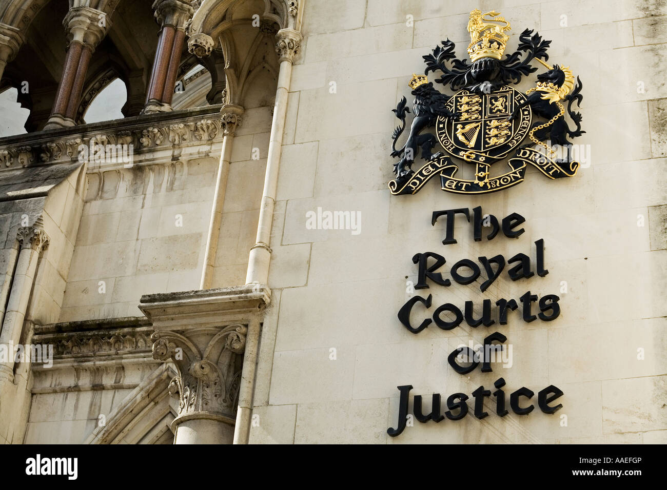 Royal courts hi-res stock photography and images - Alamy