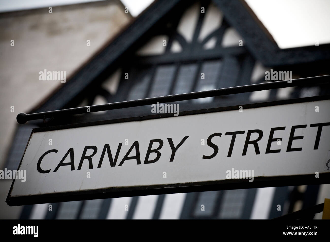 London street signs hi-res stock photography and images - Alamy