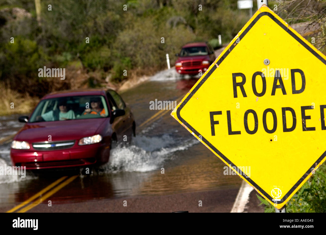 Flash flood warning signs hi-res stock photography and images - Alamy