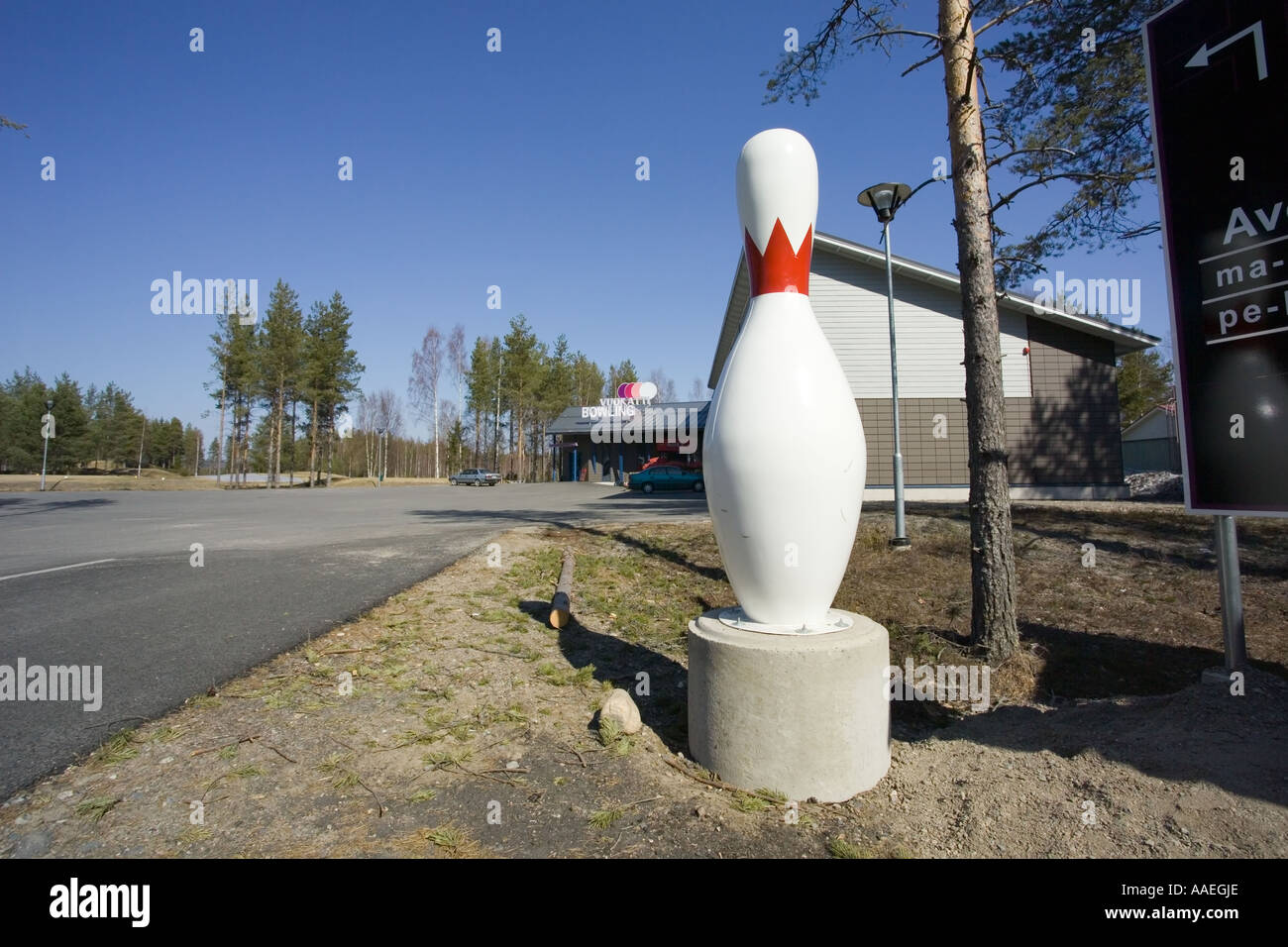 Large bowling pin hi-res stock photography and images - Alamy