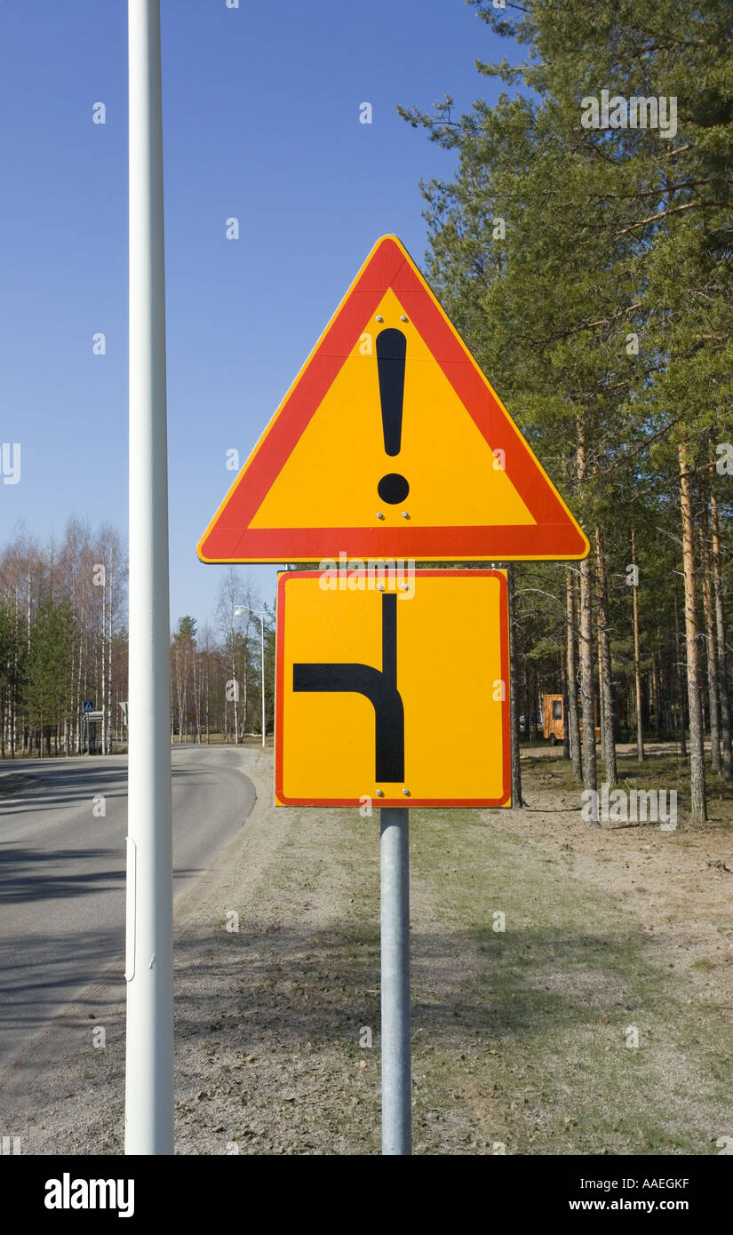 left bending priority road Stock Photo - Alamy