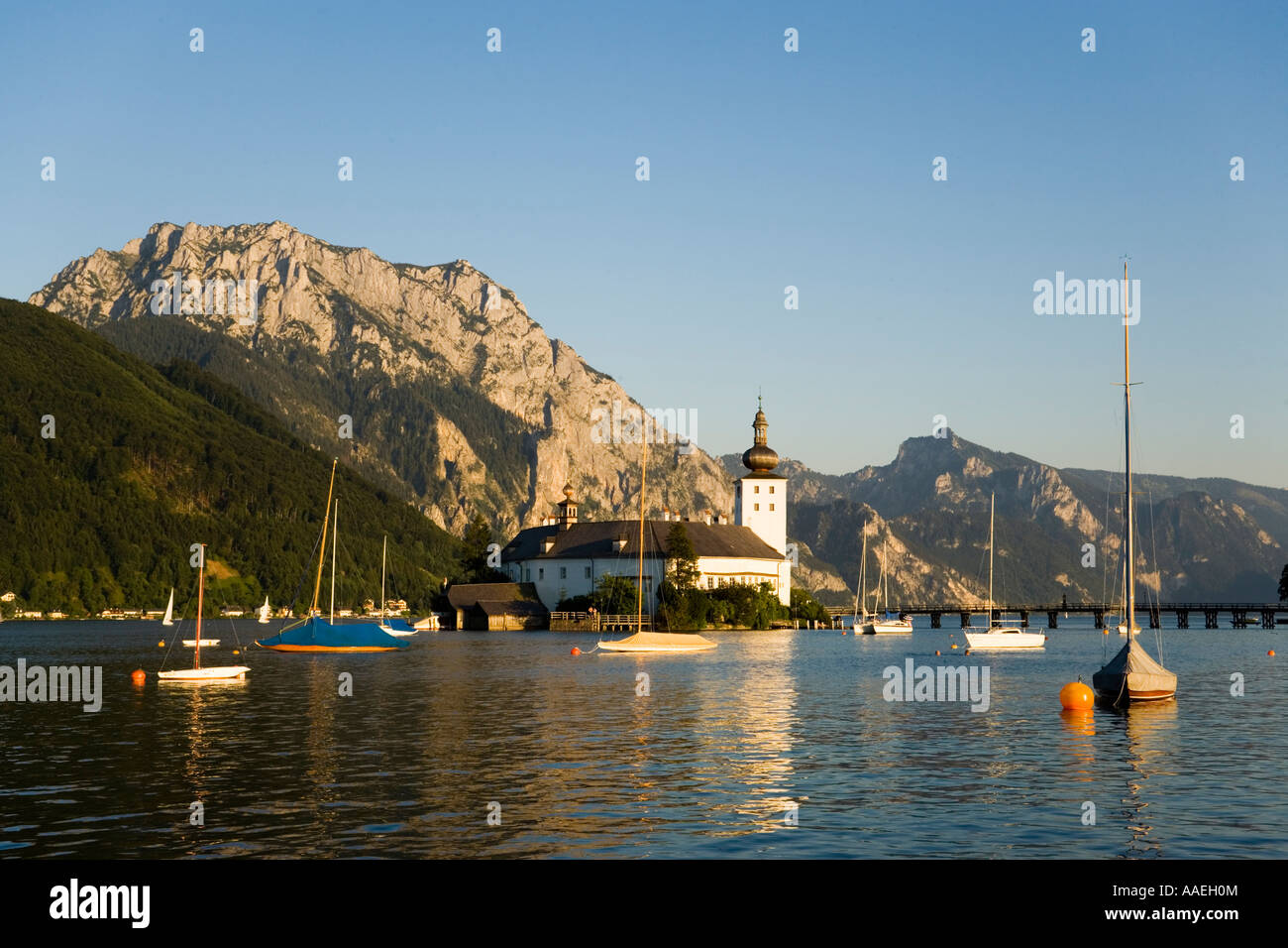 Schlosshotel orth hi-res stock photography and images - Alamy