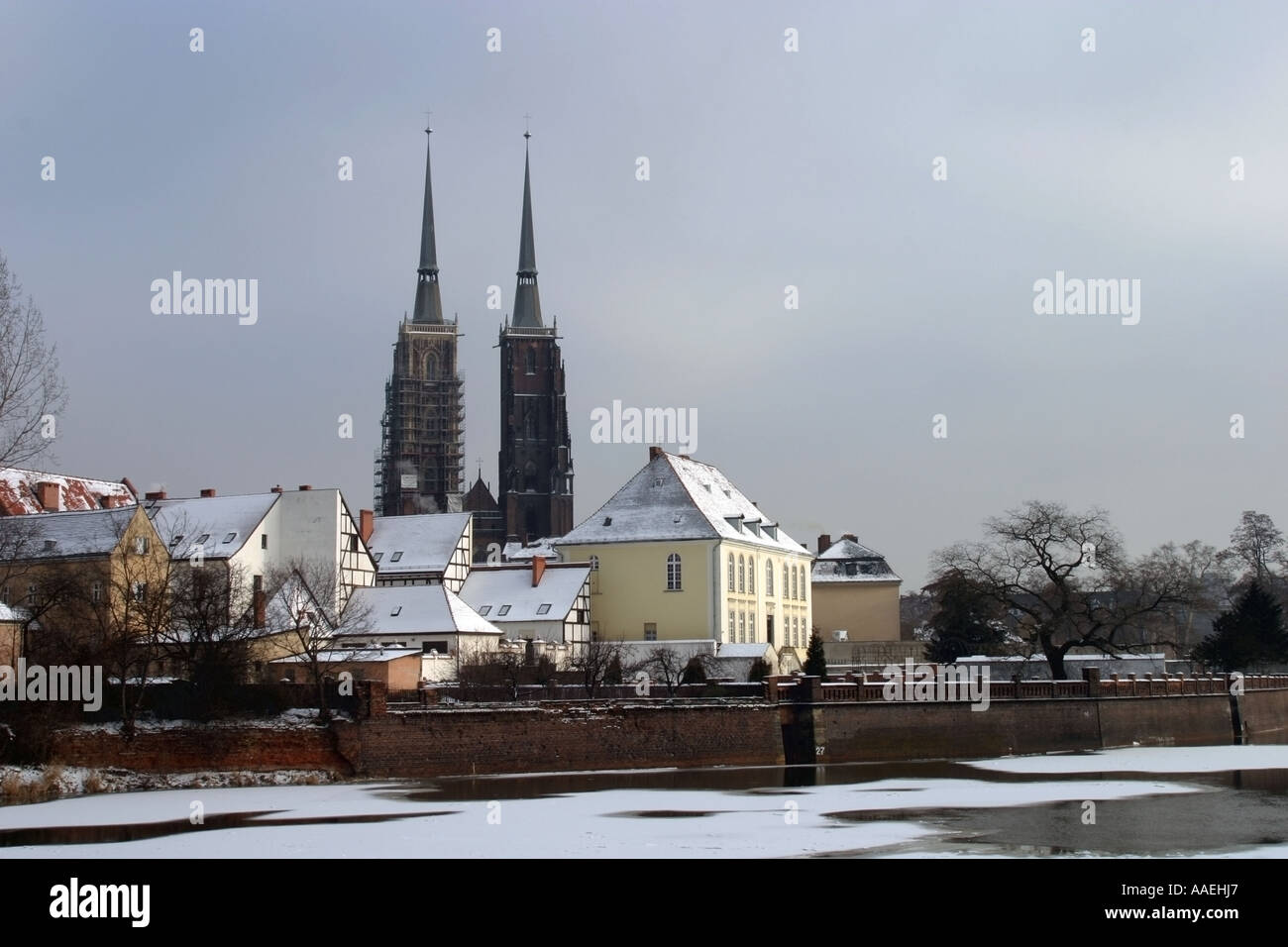 Ostrow Tumski Island and Cathedral of St John Baptist in cold winter ...
