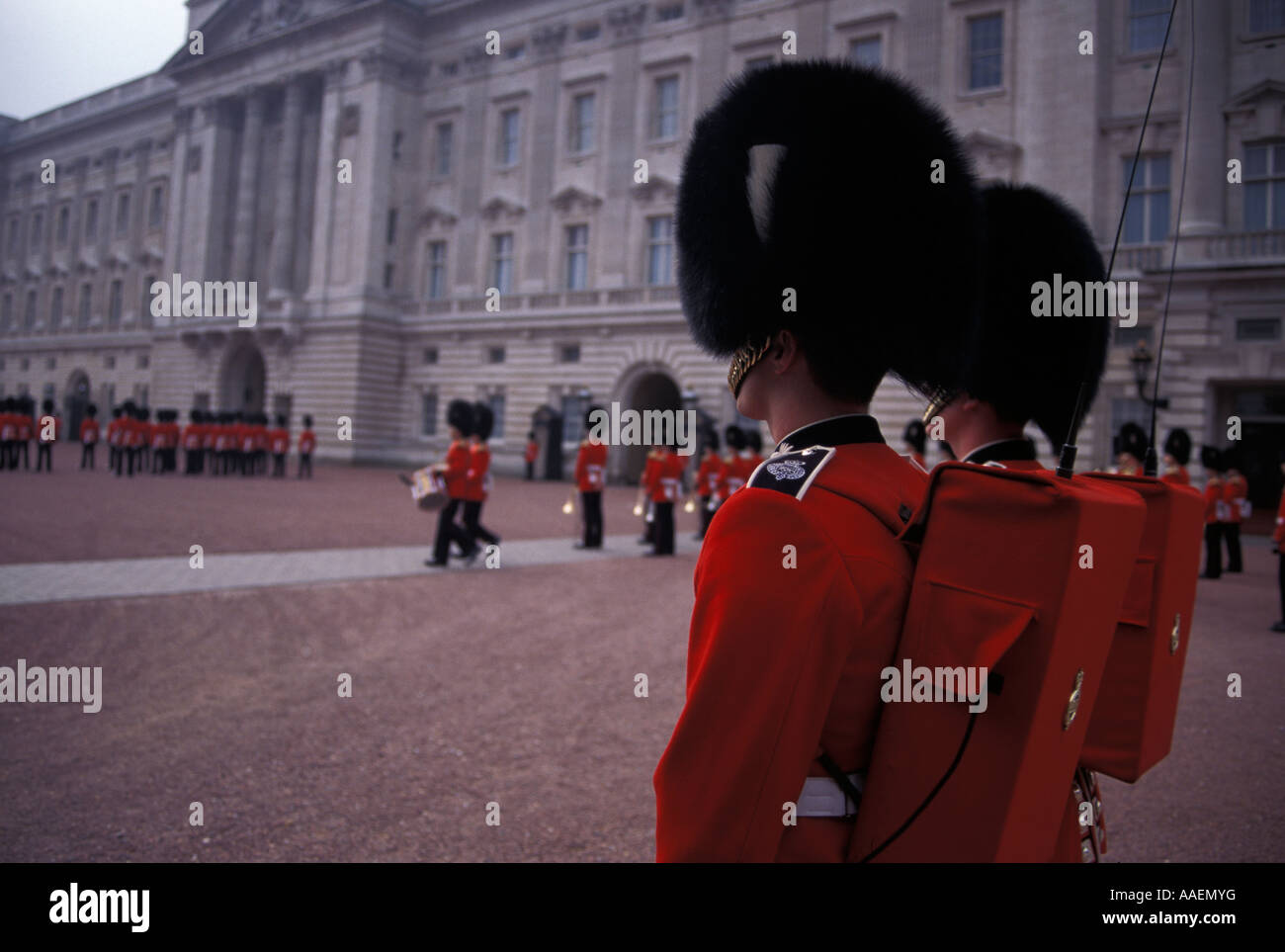 Buckingham palace soldaten hi-res stock photography and images - Alamy