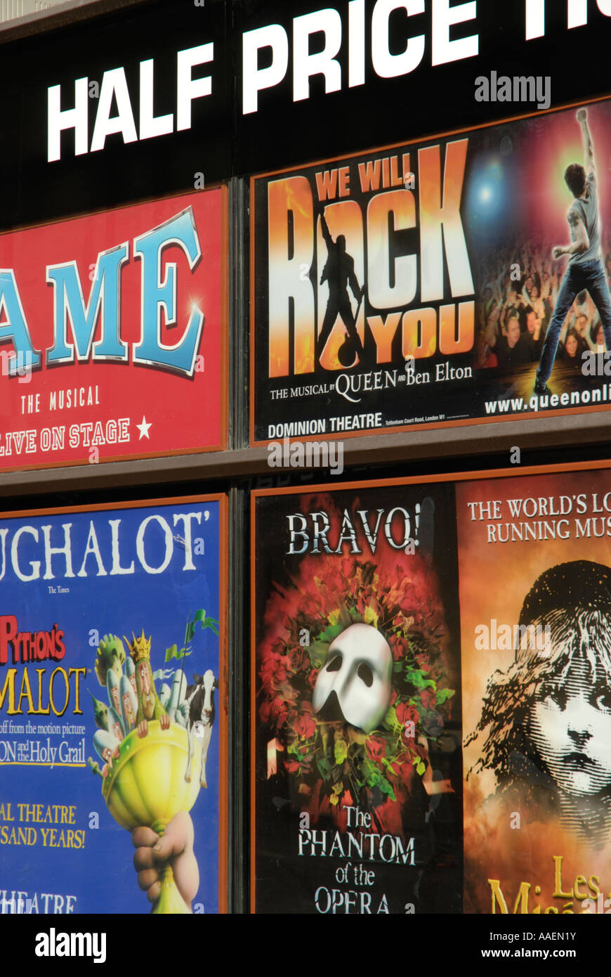 Theatre uk billboards hi-res stock photography and images - Alamy