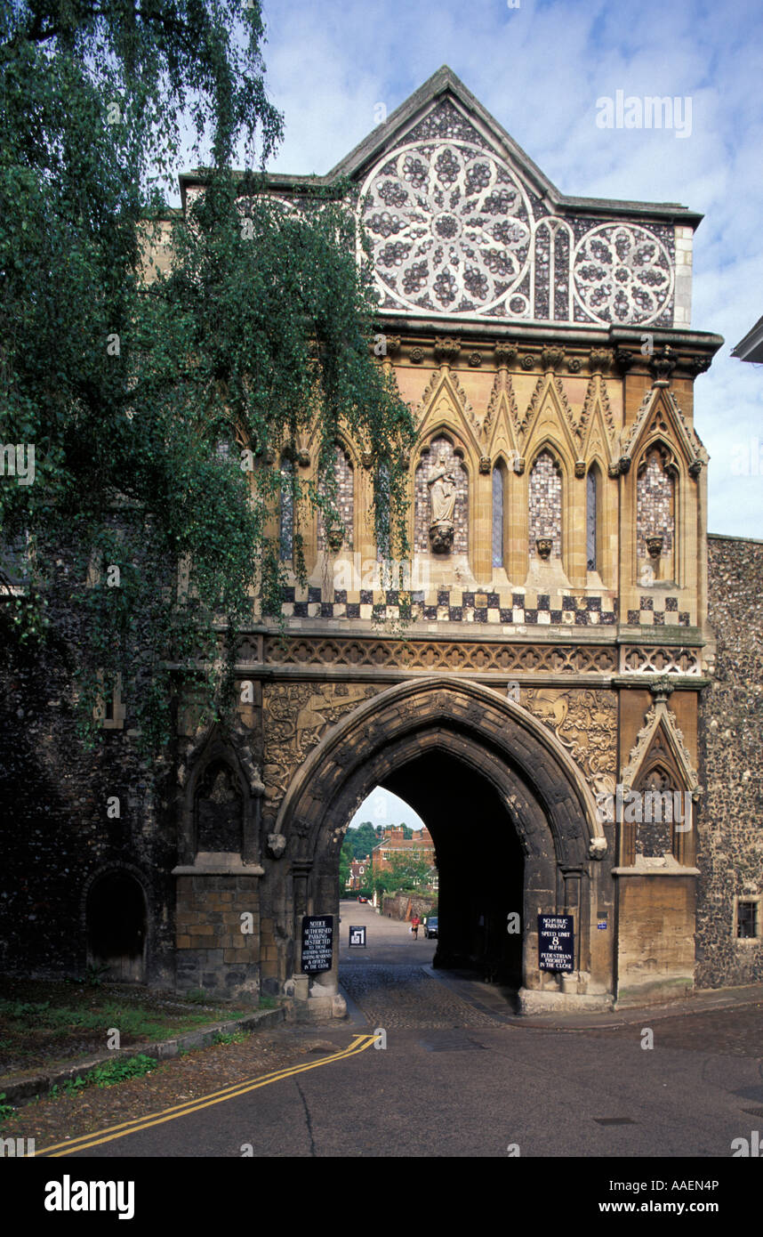 Norwich medieval walls hi-res stock photography and images - Alamy
