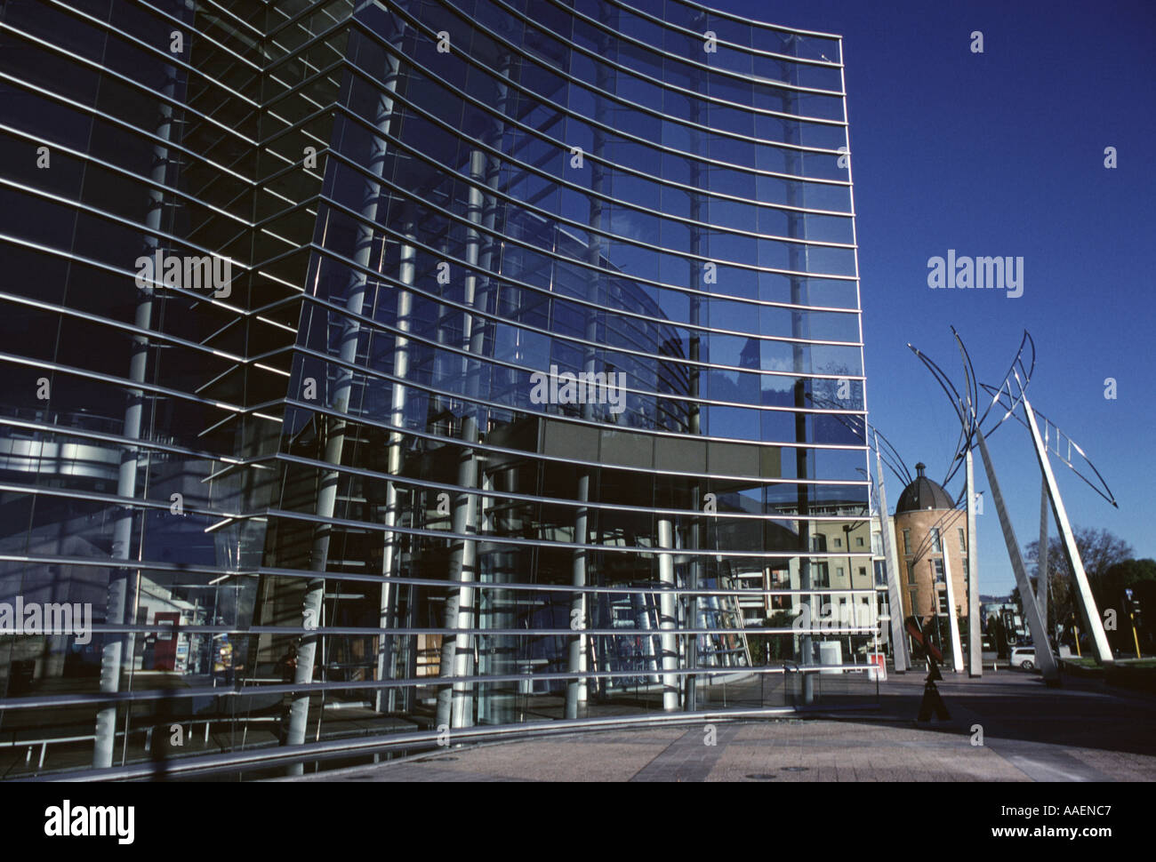 Glass outer wall hi-res stock photography and images - Alamy