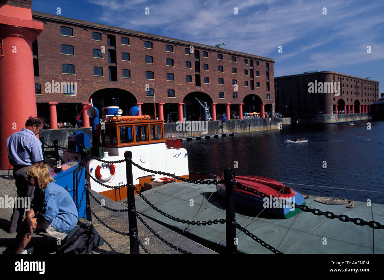 Fluss mersey docks hi-res stock photography and images - Alamy