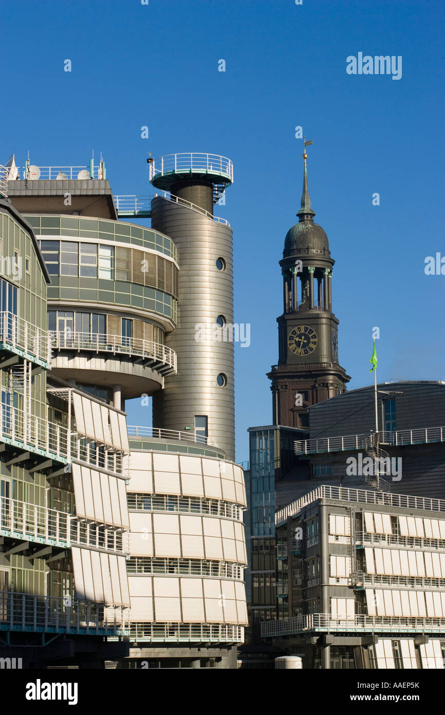 Ship shaped buildings hi-res stock photography and images - Alamy
