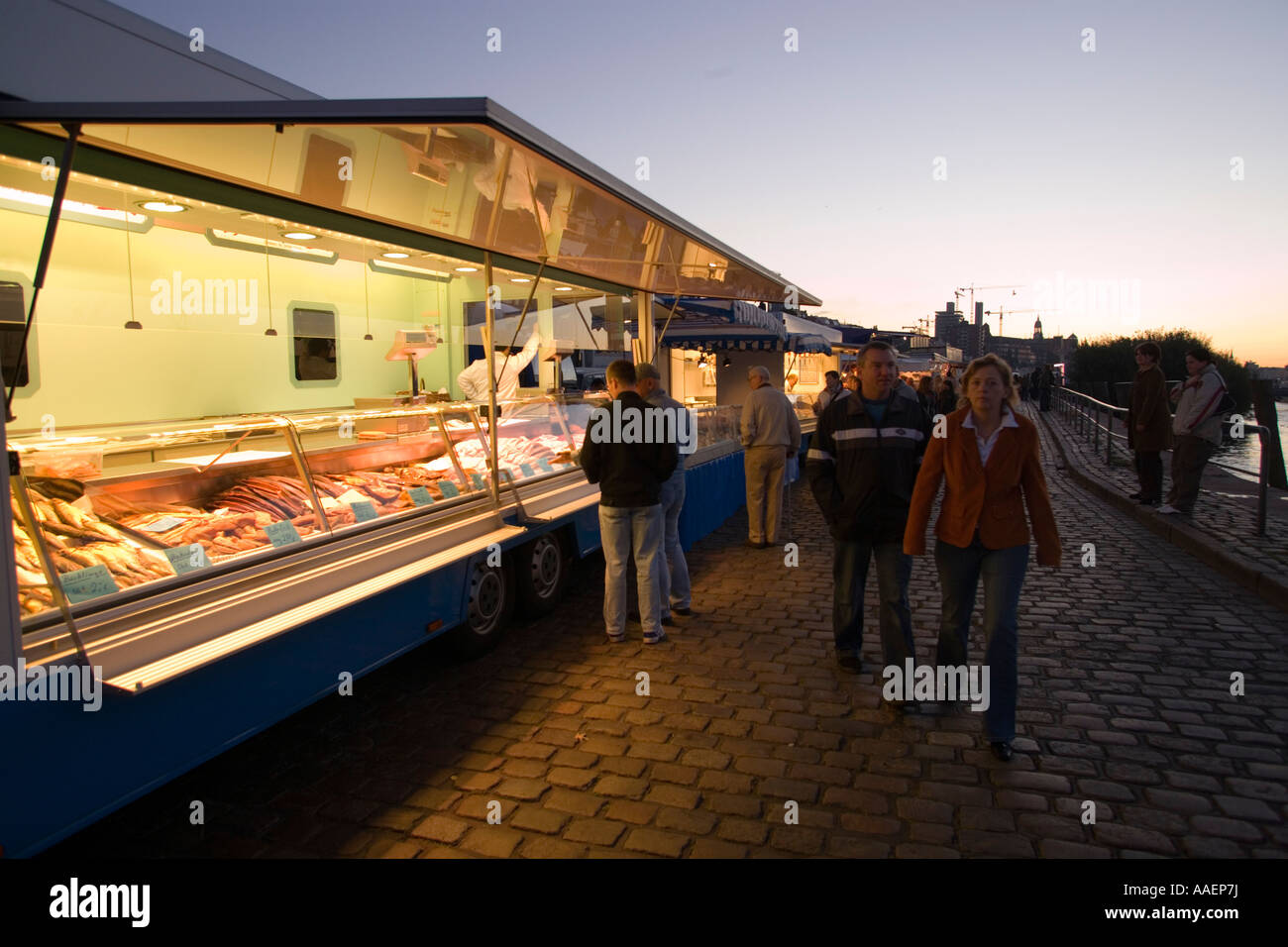 Hamburg fish market stalls hi-res stock photography and images - Alamy