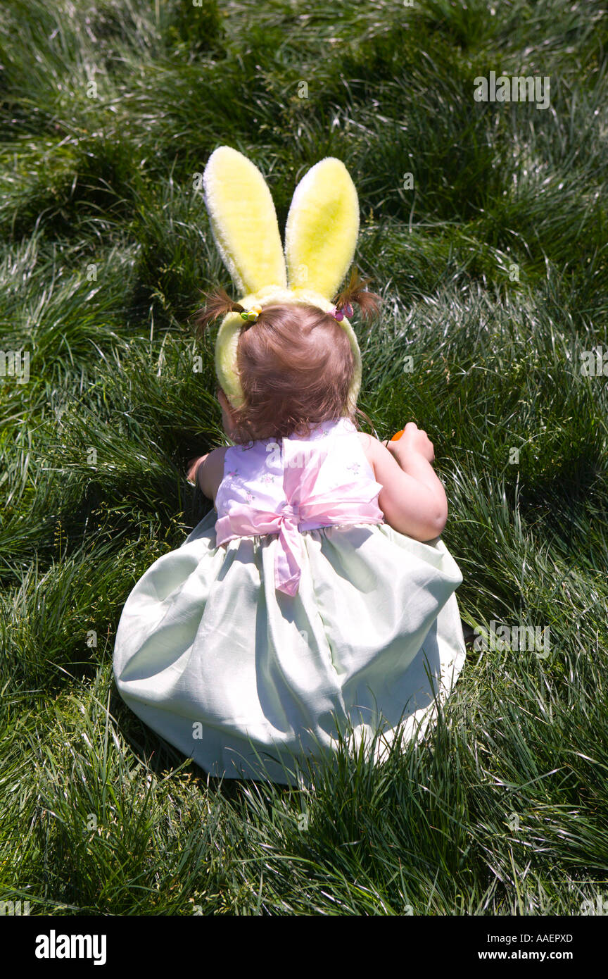 Kids egg hunt hi-res stock photography and images - Alamy