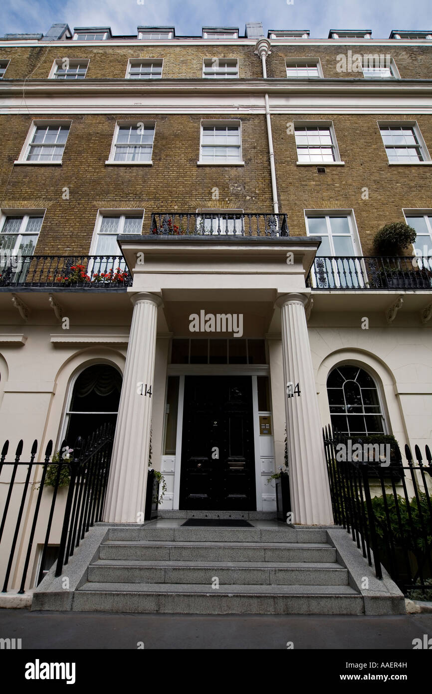 Story square hi-res stock photography and images - Alamy