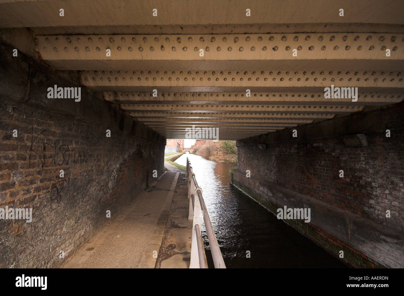 Canal towpath, underneath bridge over Ashton Canal, Carruthers Street ...