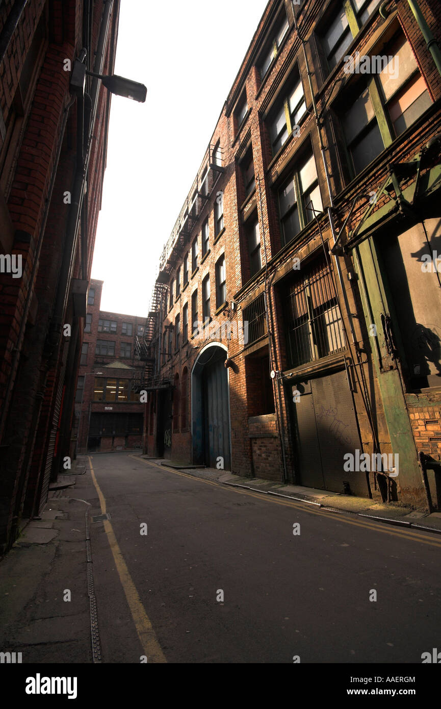 Old warehouse down a backstreet, Mangle Street, Manchester, UK Stock ...