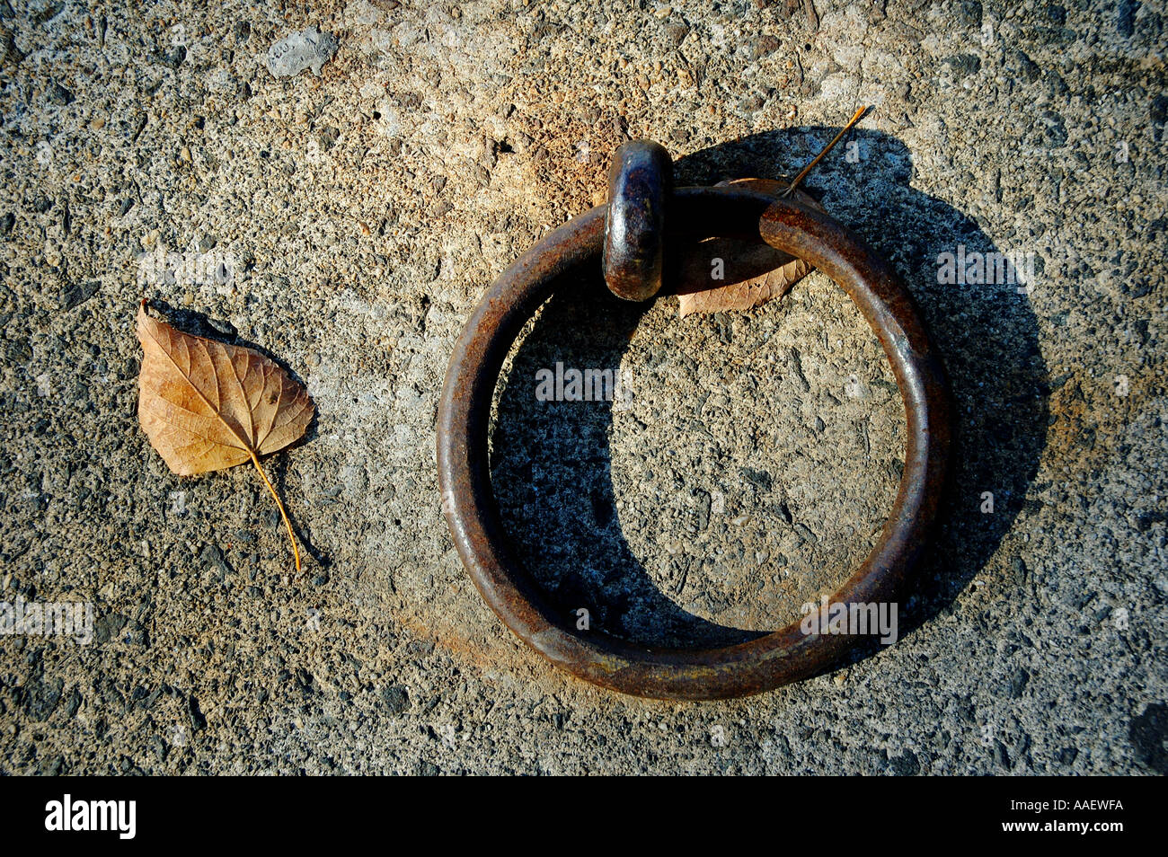 Mooring ring metal concrete hi-res stock photography and images - Alamy