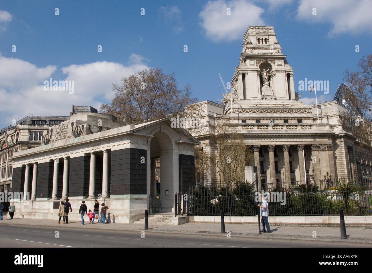 Trinity House and Merchant Navy War memorial at Tower Hill London GB UK ...