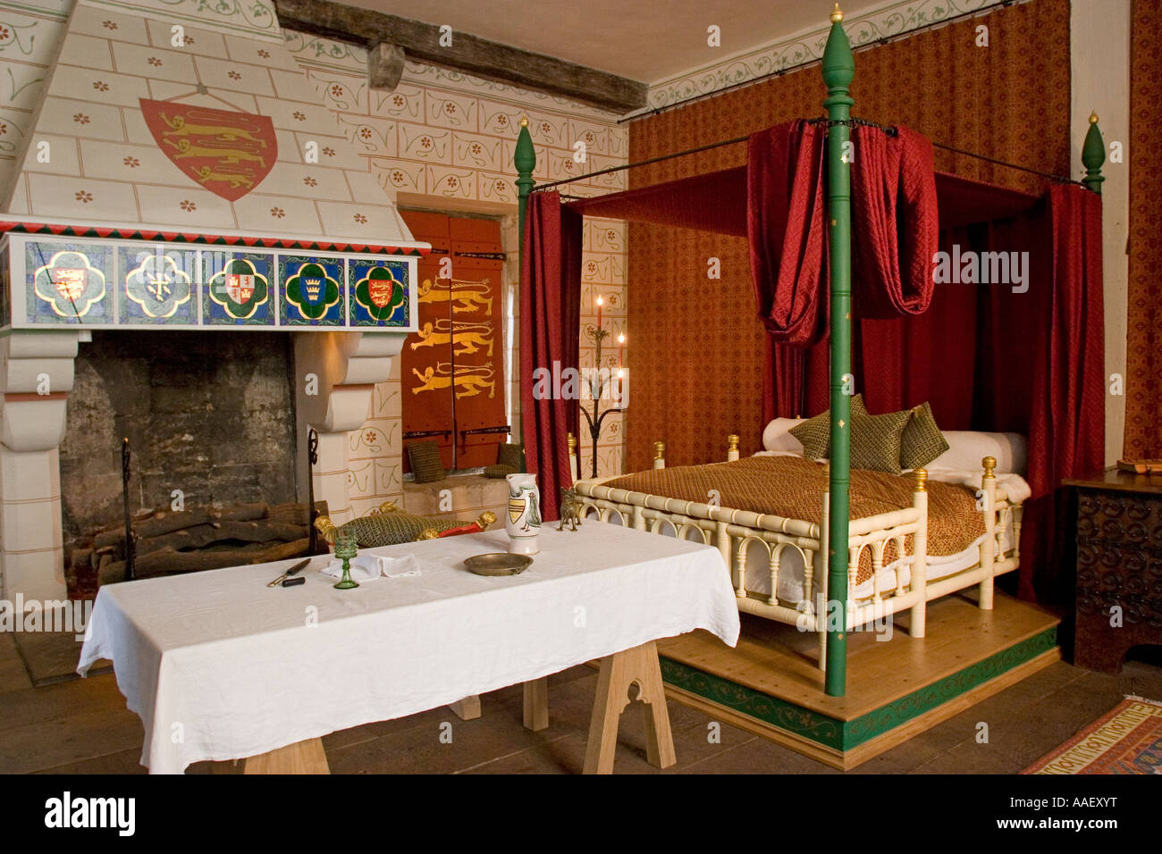 Tower of london interior hi-res stock photography and images - Alamy