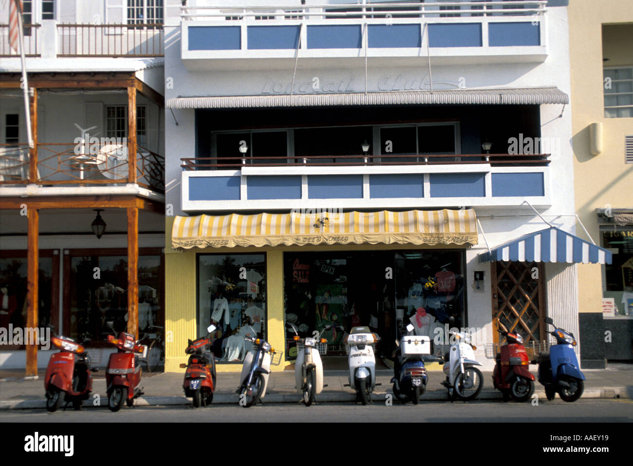 Bermuda Hamilton Stores Mopeds Lined Up Stock Photo - Alamy