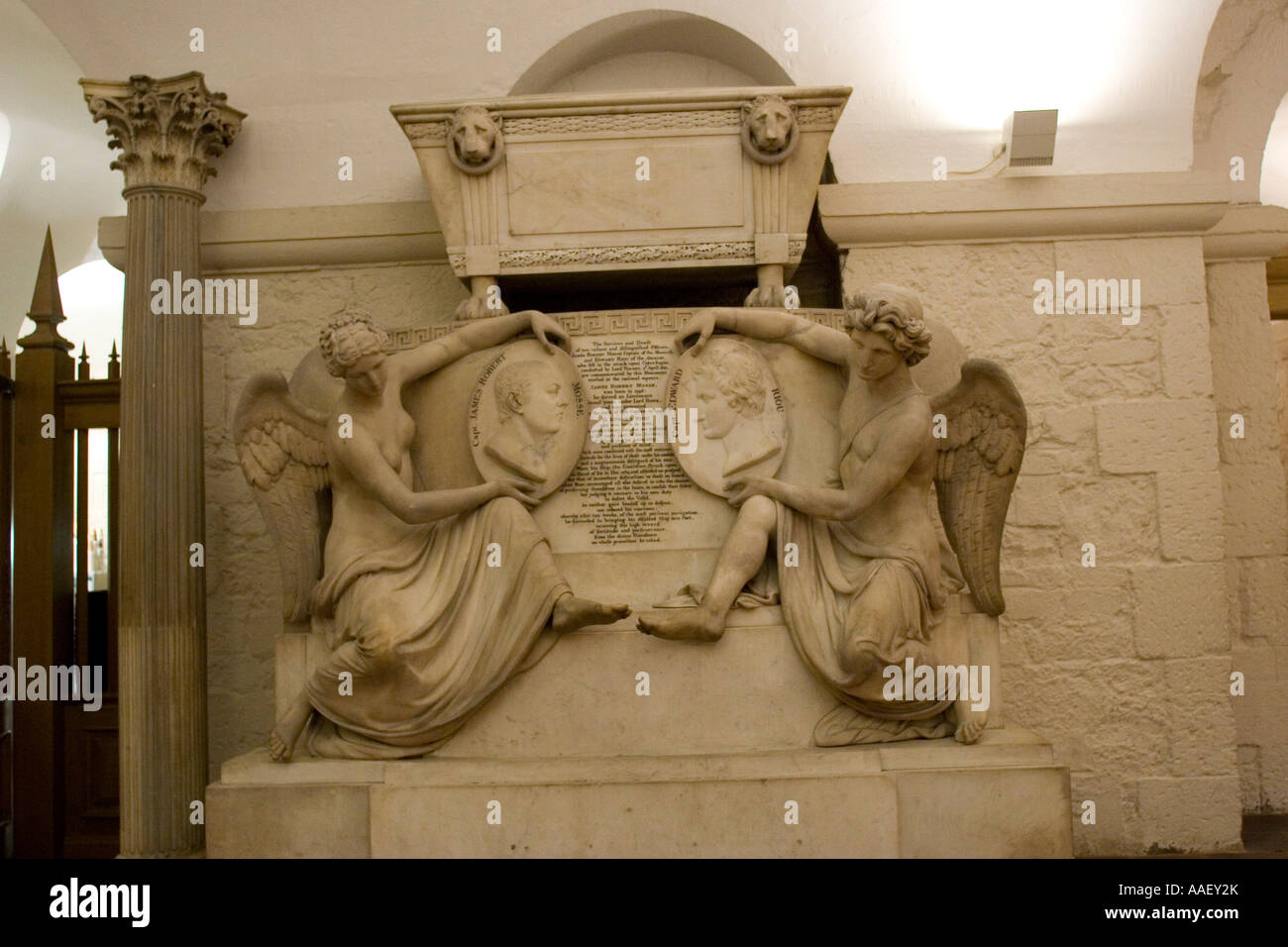 Crypt saint pauls cathedral hi-res stock photography and images - Alamy