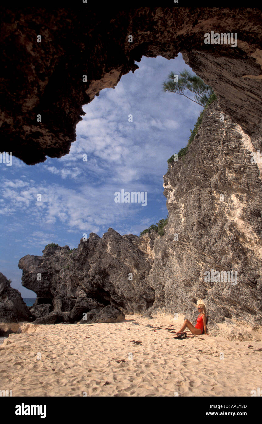 Bermuda woman islands hi-res stock photography and images - Alamy