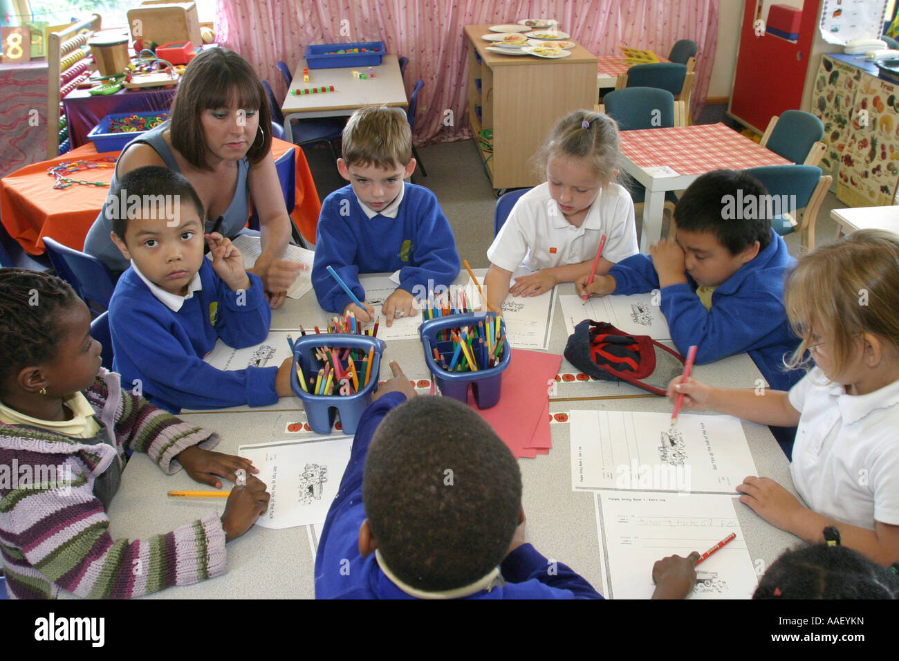 Primary school children in classroom lesson Stock Photo - Alamy