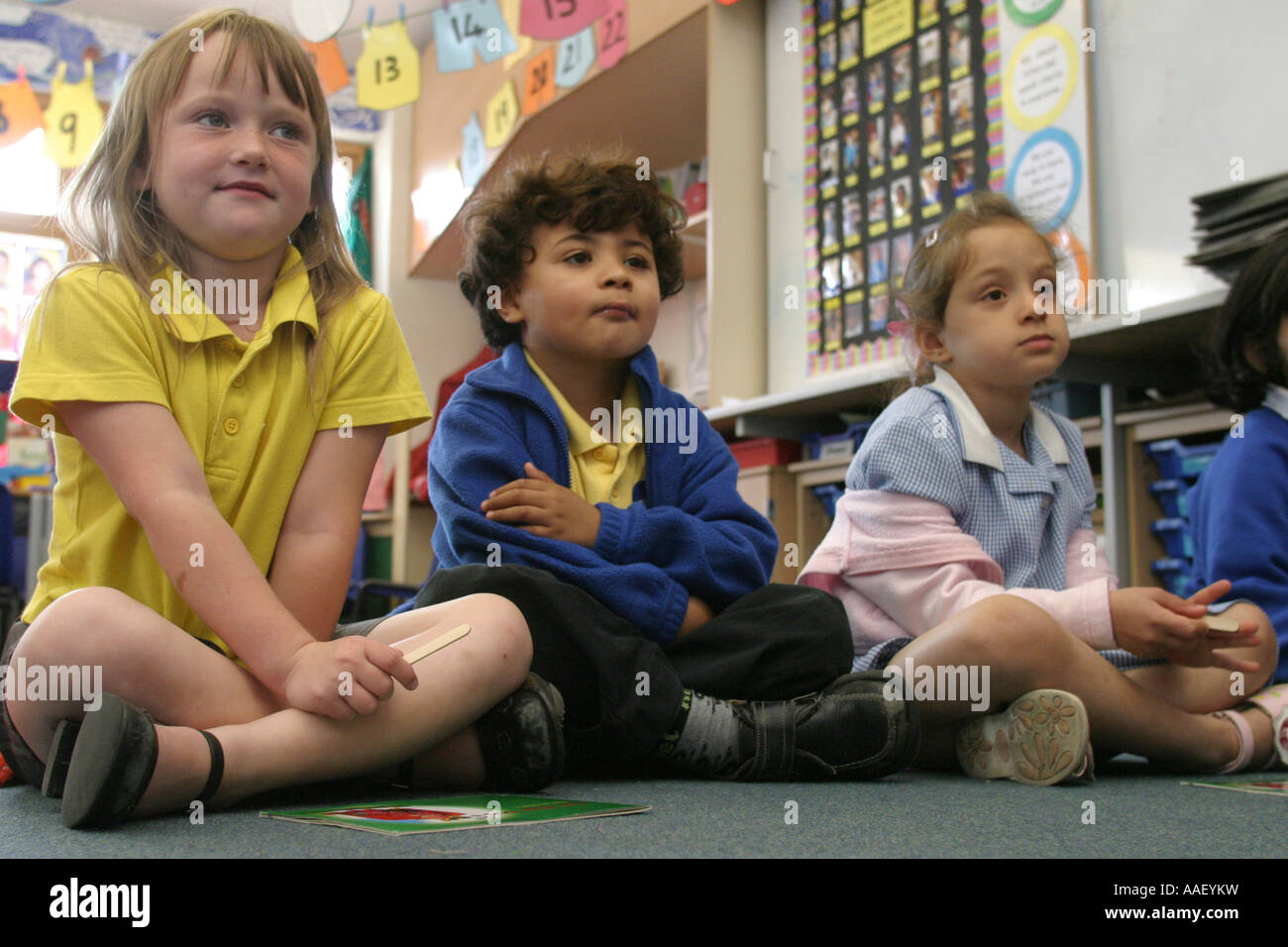 Primary school children in classroom lesson Stock Photo - Alamy