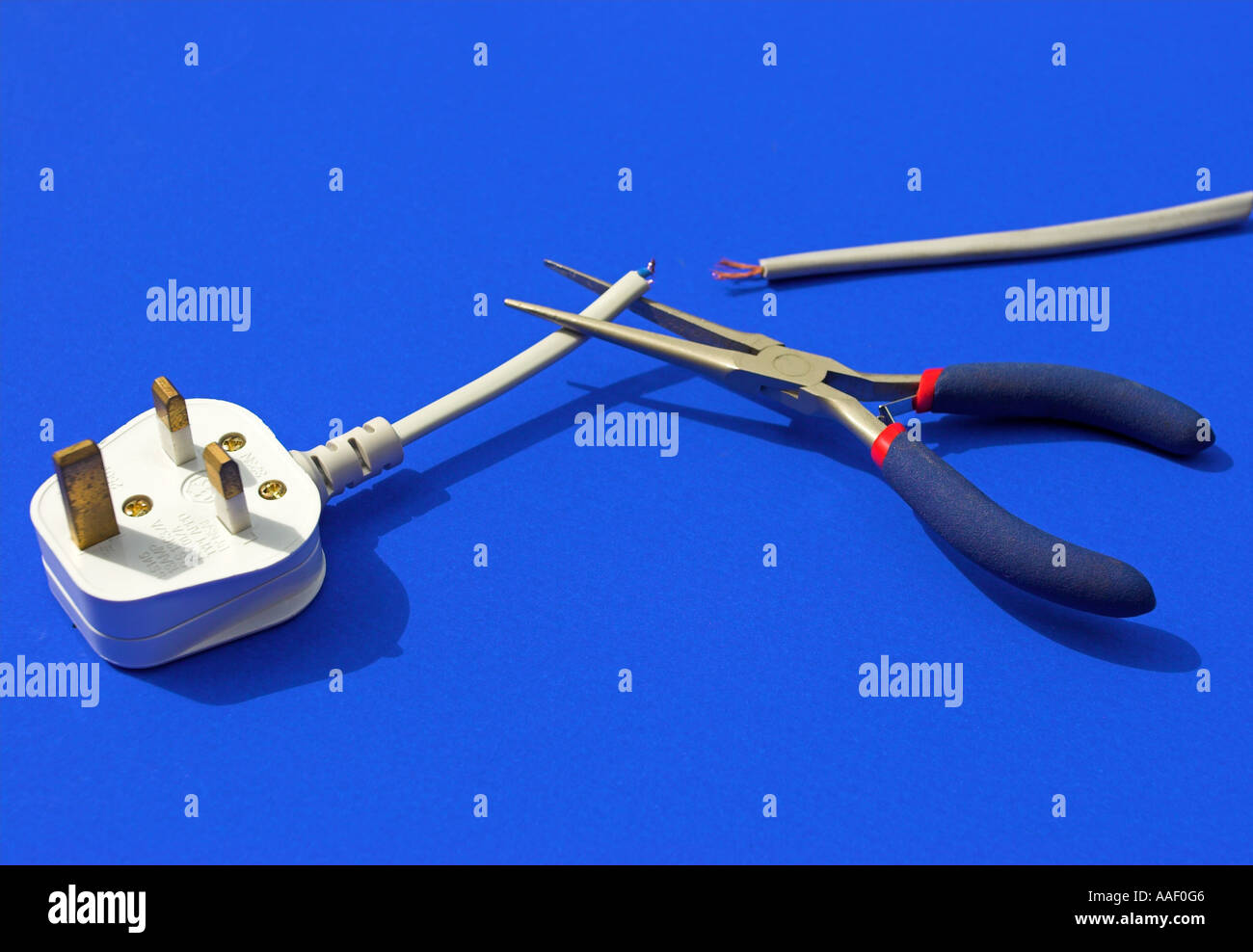 Plug 3 pin damage hi-res stock photography and images - Alamy