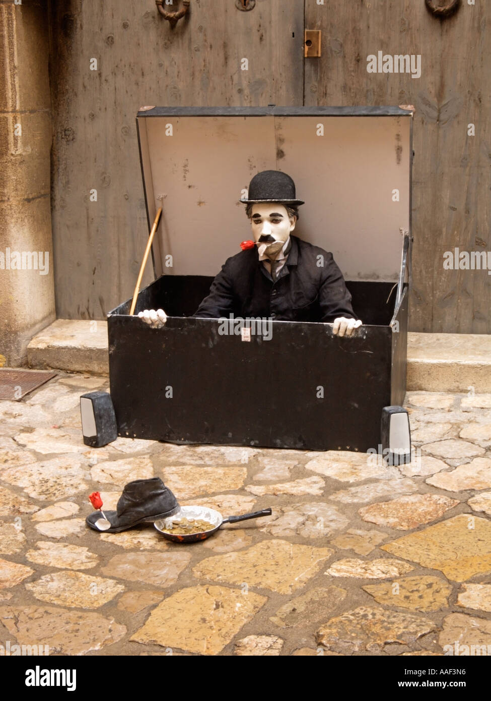 Local Street Entertainer and Mime Artist, performing mime, Palma ...