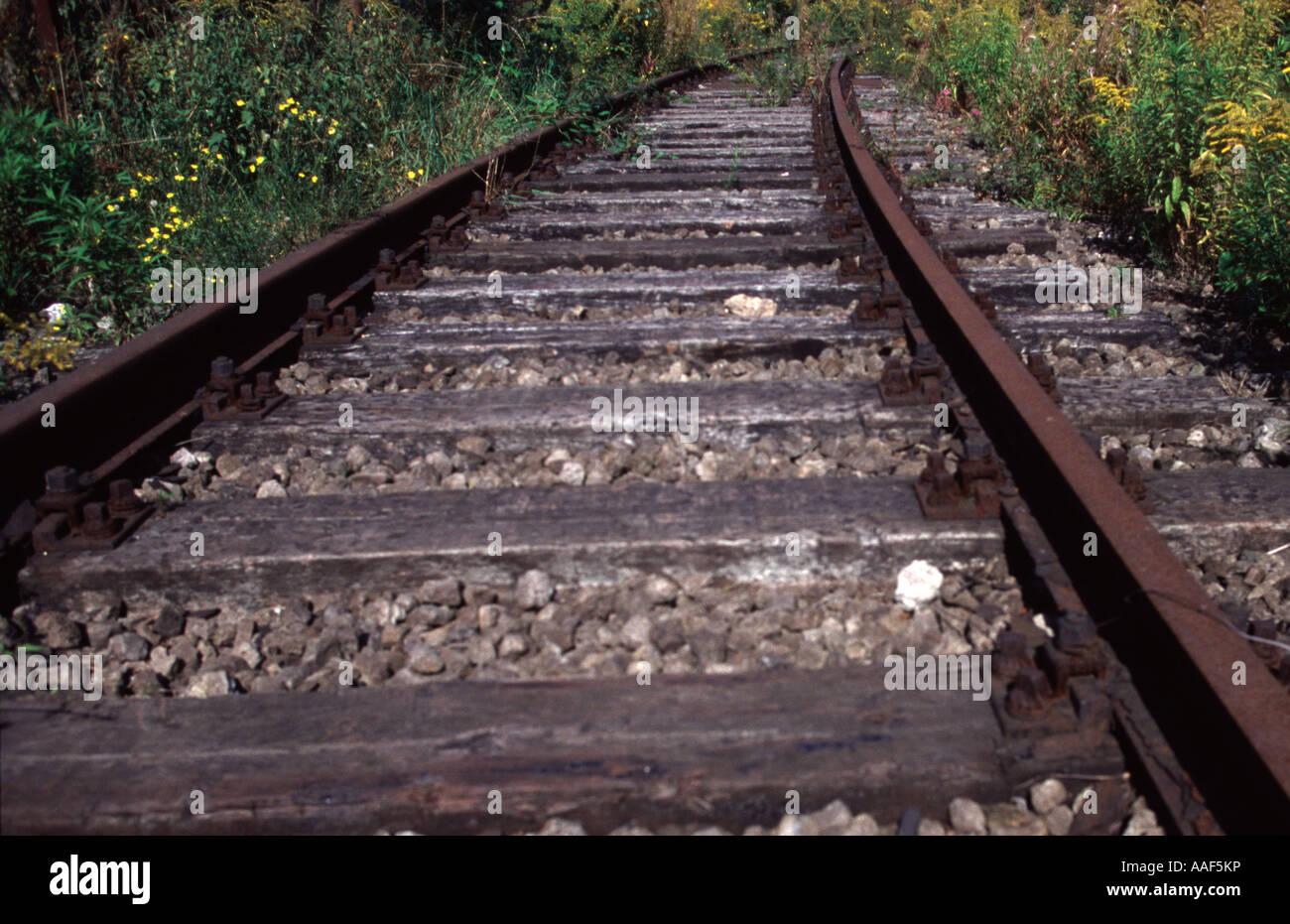 Trains tracks going to nowhere Stock Photo - Alamy