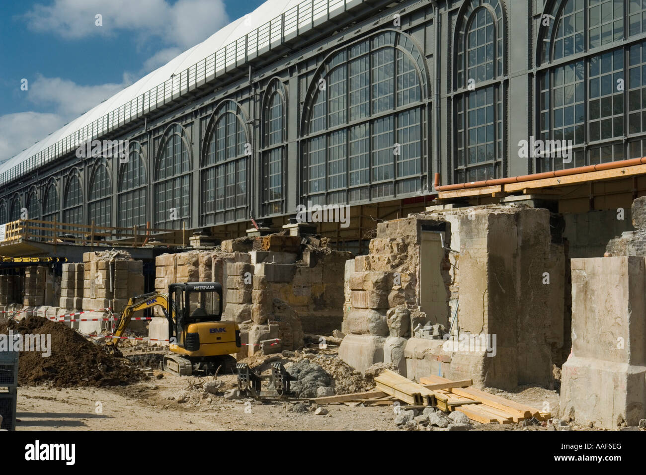 Dresden hauptbahnhof main station hi-res stock photography and images ...
