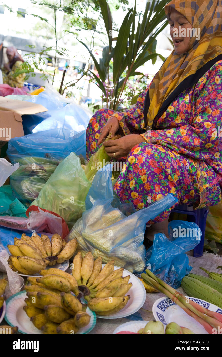 Tamu Kianggeh Food Market, BSB, Bandar Seri Begawan, Brunei Stock Photo ...
