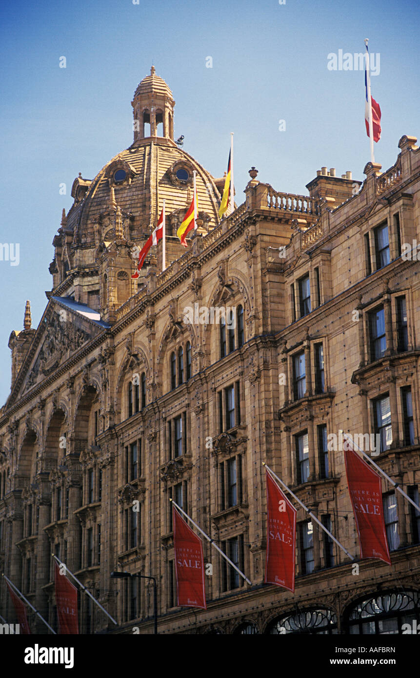 Facade of Harrods store Knightsbridge London UK Stock Photo - Alamy
