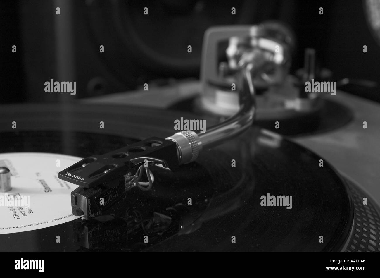 Technics 1210 record turntable hi-res stock photography and images - Alamy