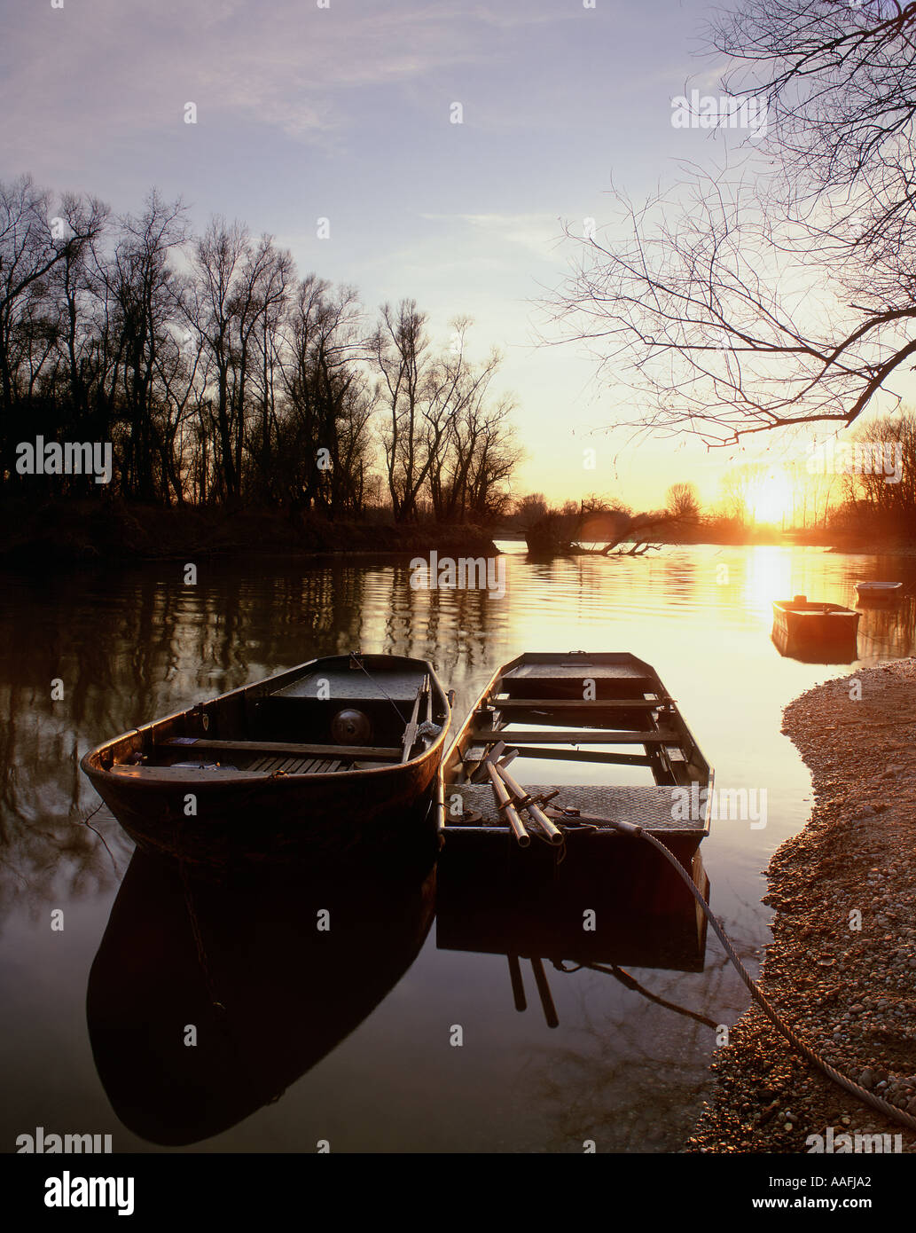 Dinghies aground hi-res stock photography and images - Alamy