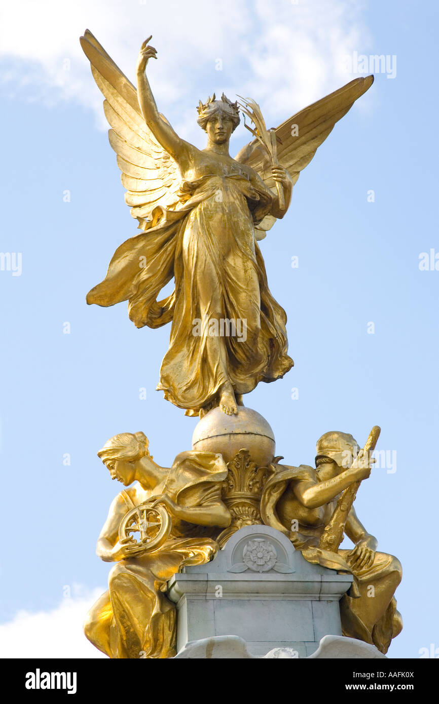 Gold guilt hi-res stock photography and images - Alamy