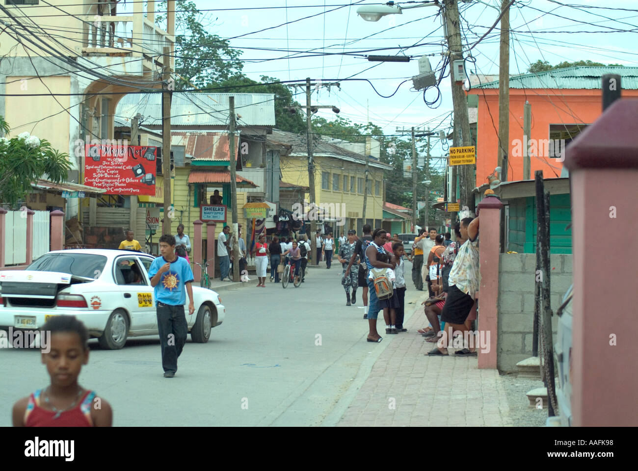 Roatan street hi-res stock photography and images - Alamy