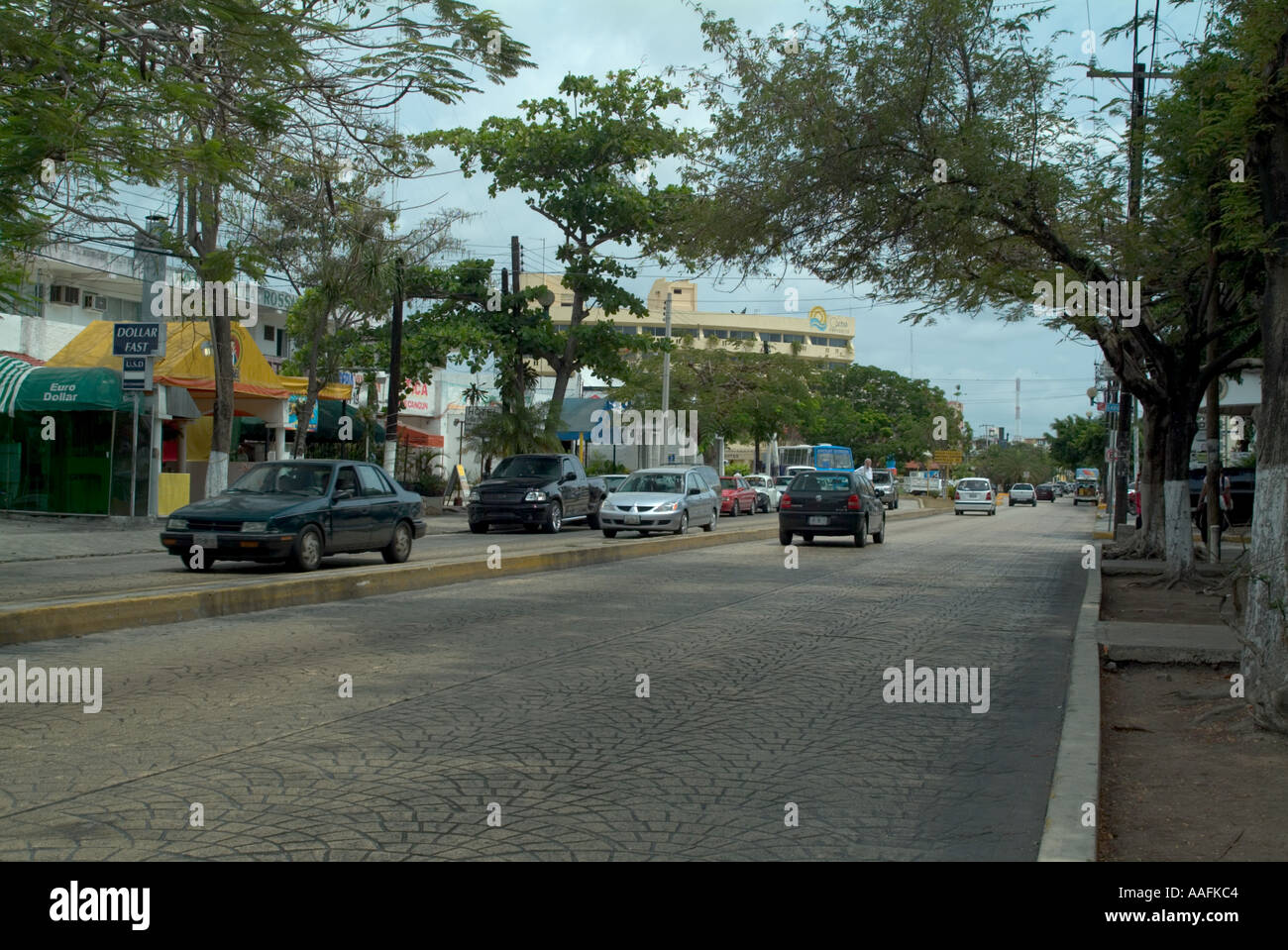 Streets of Cancun Mexico Stock Photo - Alamy