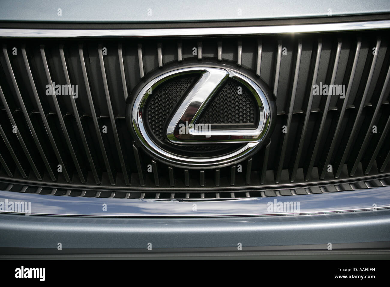 Lexus logo hi-res stock photography and images - Alamy