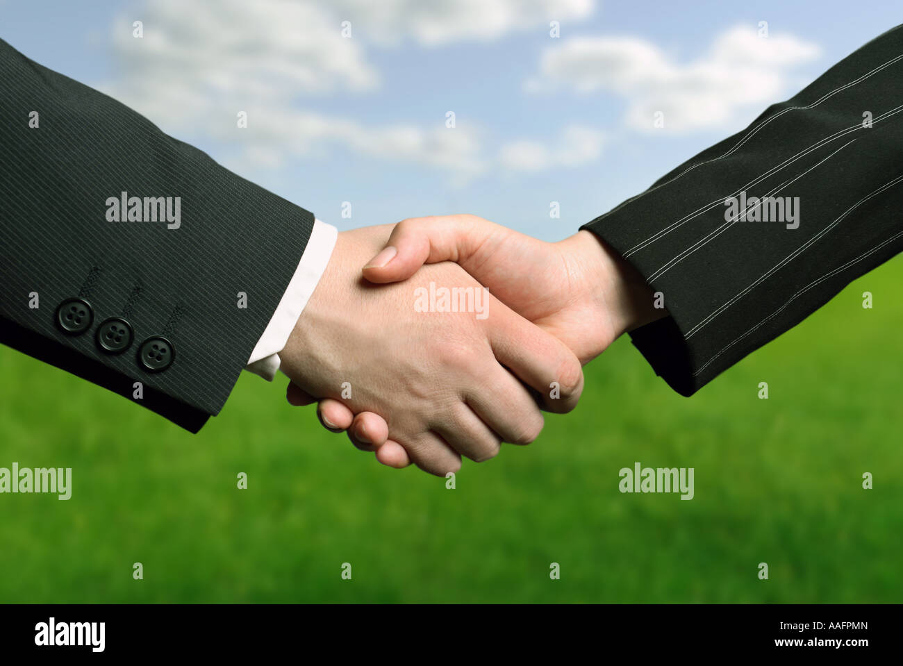Male hand shake hi-res stock photography and images - Alamy