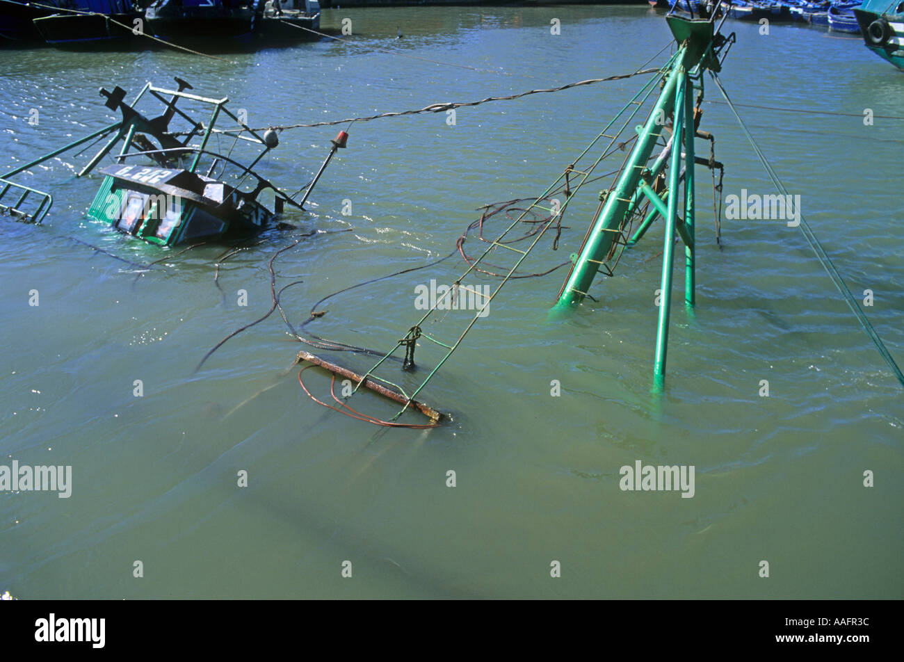 boat under water in harbour Stock Photo - Alamy